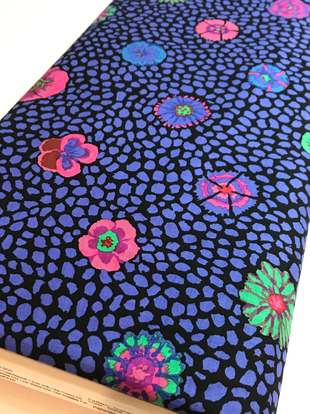 Kaffe Fassett Fabric GP 59 Guinea Flower Black Freespirit Fabrics 100% ...