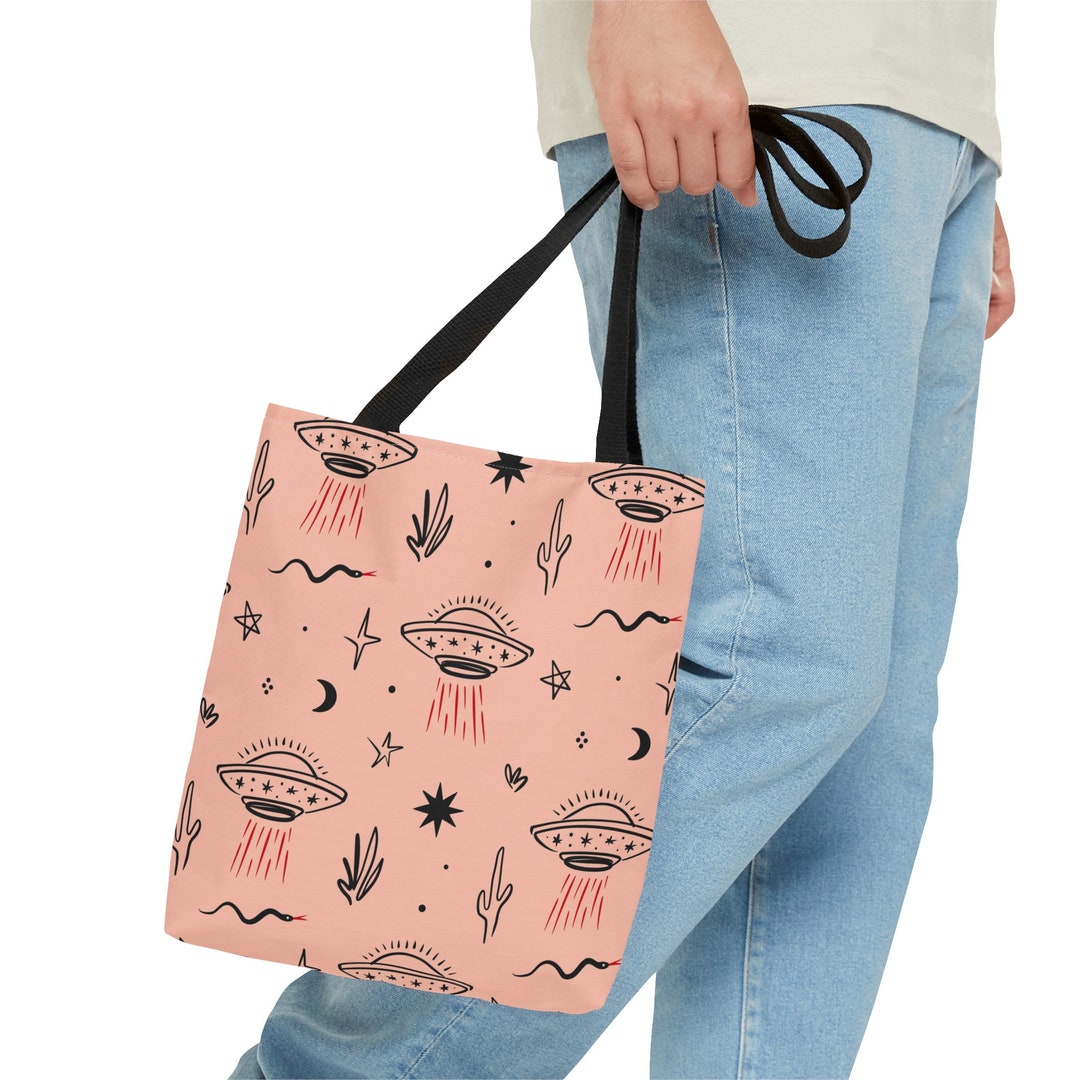 Desert Alien Tote Bag Vintage Style Hand Drawn Spaceship in the Sky ...