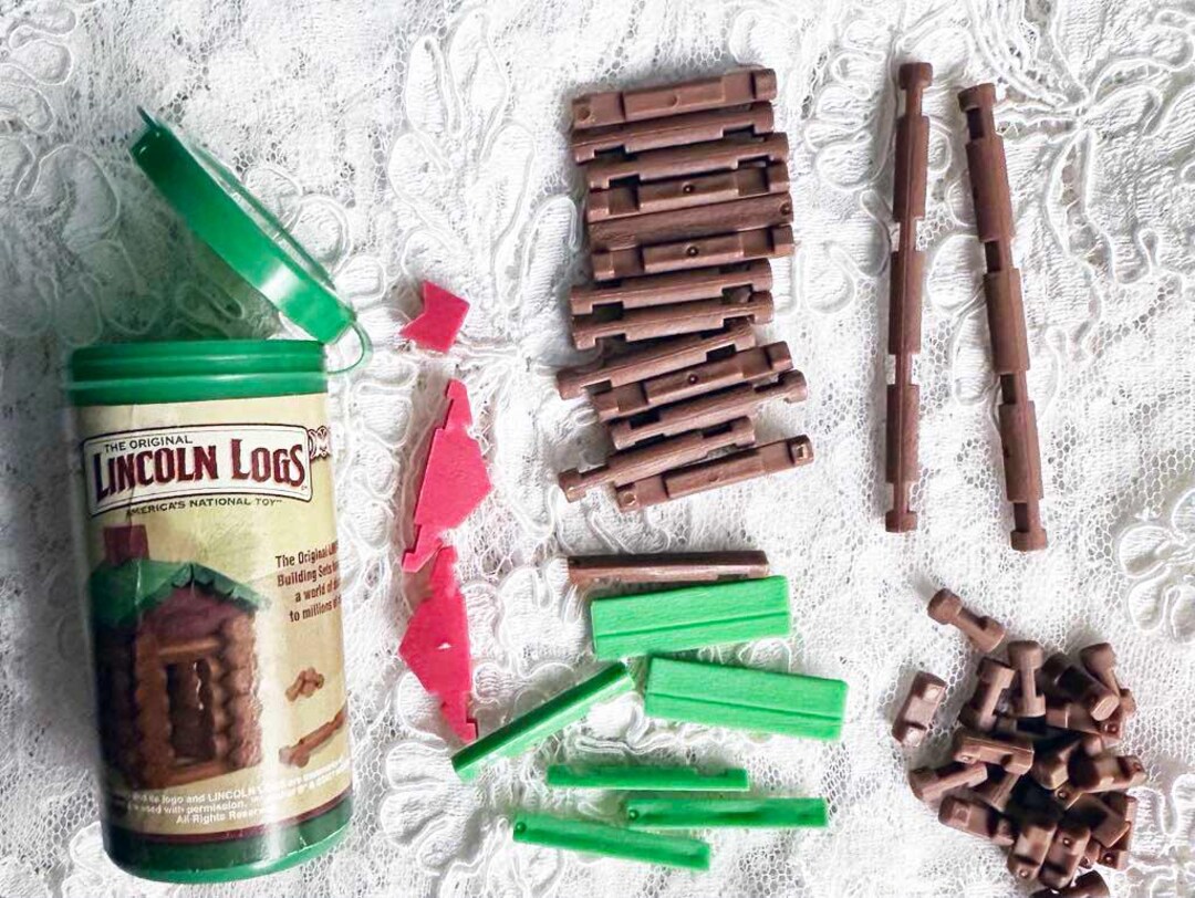 MINIATURE LINCOLN LOGS Container With Very Mini Logs and Pieces N.O.T.E ...