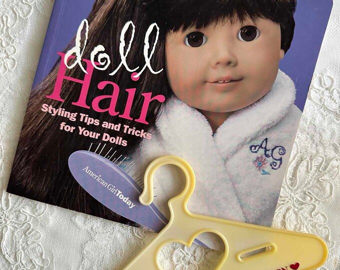 AMERICAN GIRL DOLL Plastic Vintage Hanger & Pleasant Company Doll Hair ...