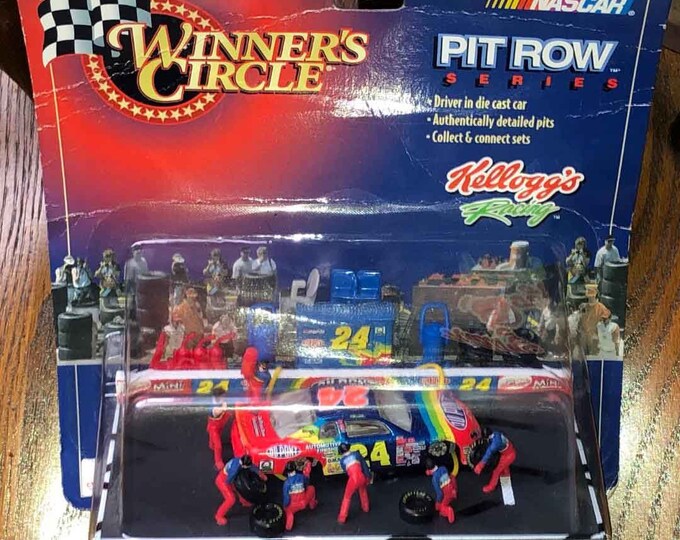 1999 NASCAR PIT ROW Series Jeff Gordon Tires off Miniature People ...