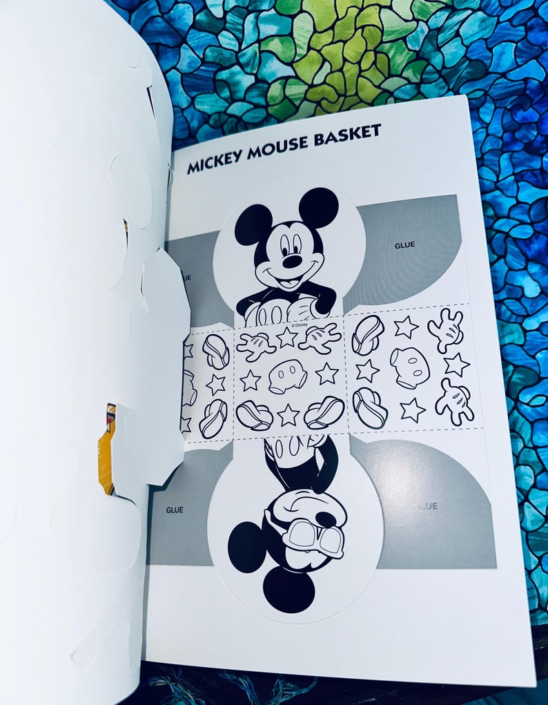 HUMONGOUS DISNEY MICKEY Mouse and Minnie With Friends Coloring ...