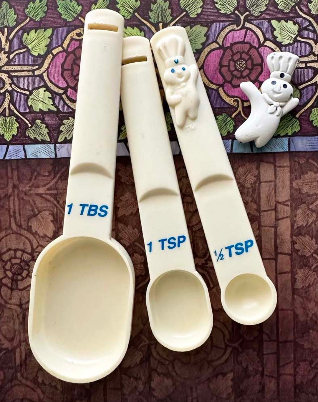 VINTAGE PILLSBURY DOUGH Boy 3 Measuring Spoons and 1 Metal Dough Boy ...