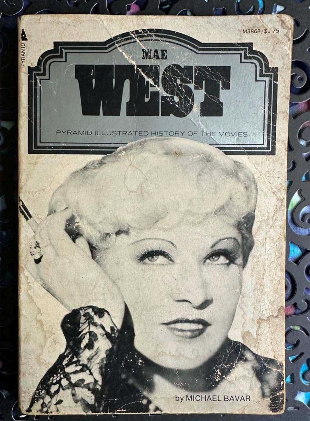 1976 MAE WEST PYRAMID Illustrated History of the Movies by Michael ...