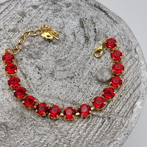 Red Crystal Bracelet Set in Gold Tone Setting, Light Siam Crystals, Red ...