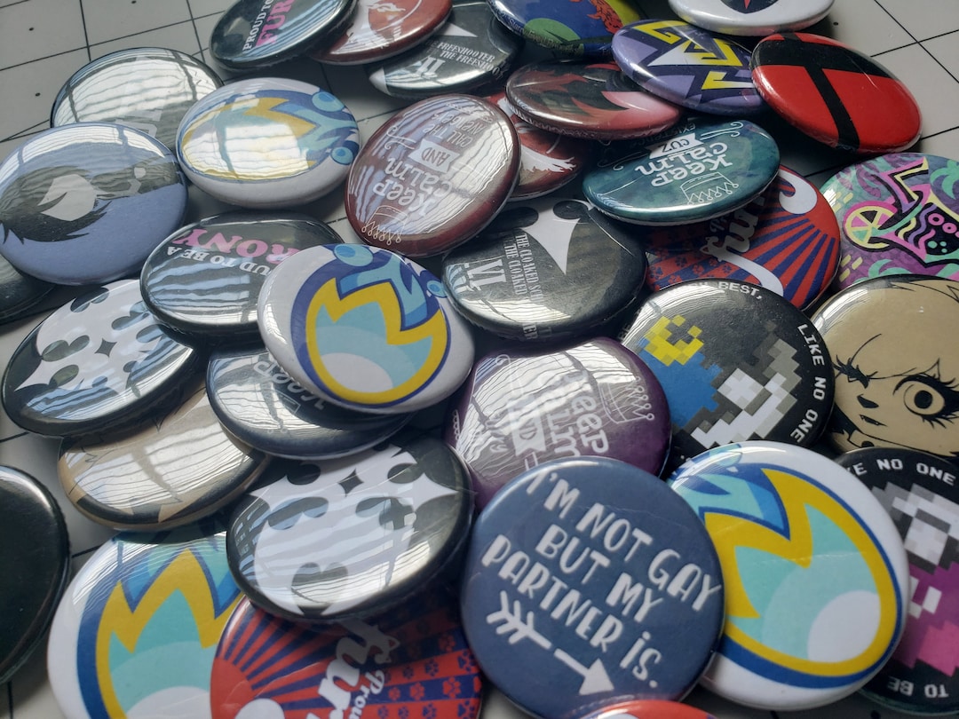 1000 Random Pinback Buttons (serious Low Grade C-F) - Etsy