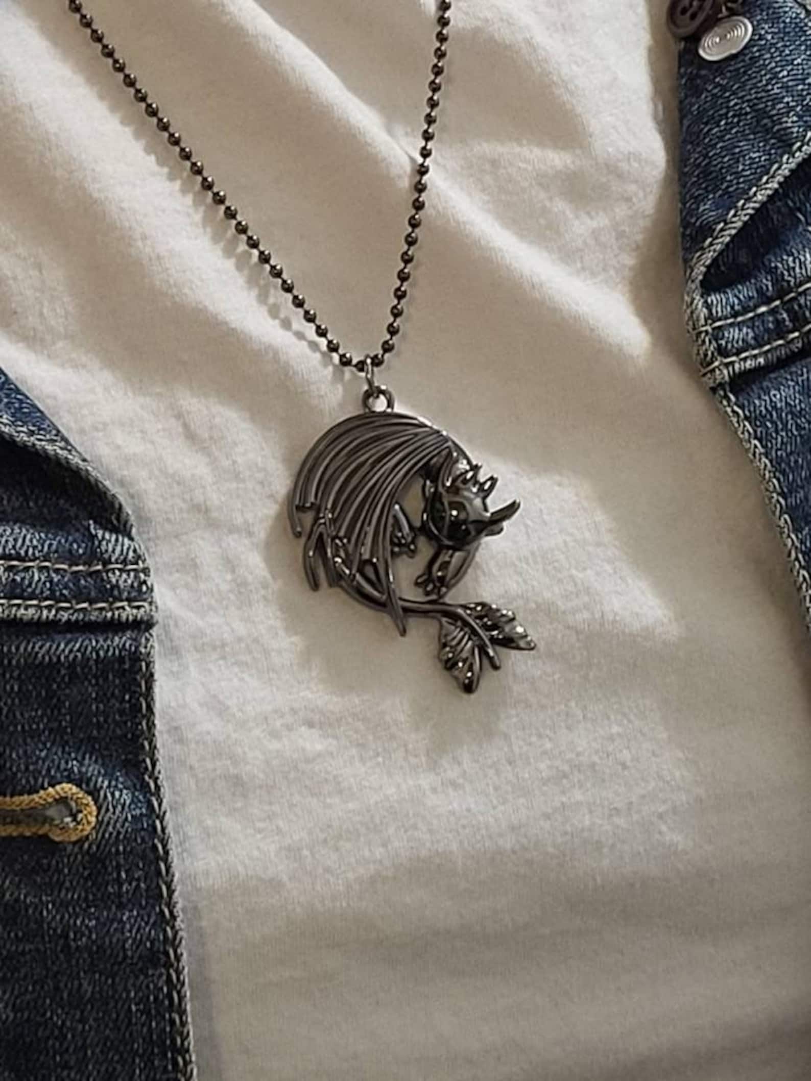 How to Train Your Dragon - Toothless Pendant Necklace - Etsy