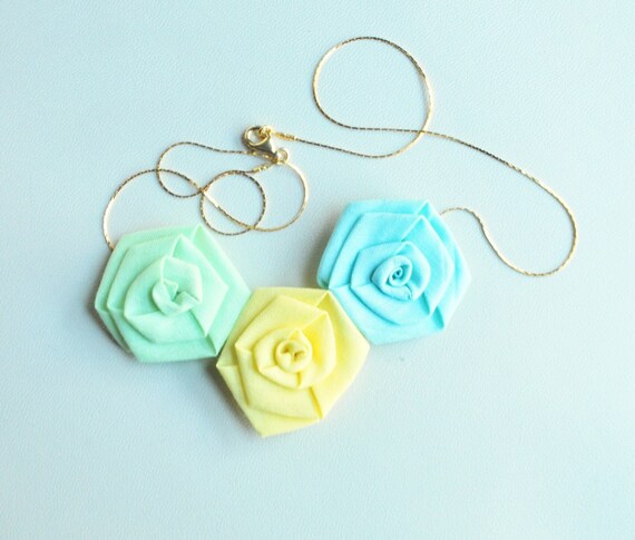 Fiber necklaceWoman necklaceRoses necklace fabricFiber | Etsy