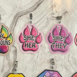 Furry Pride Pronoun and ID Sign Badges - Etsy