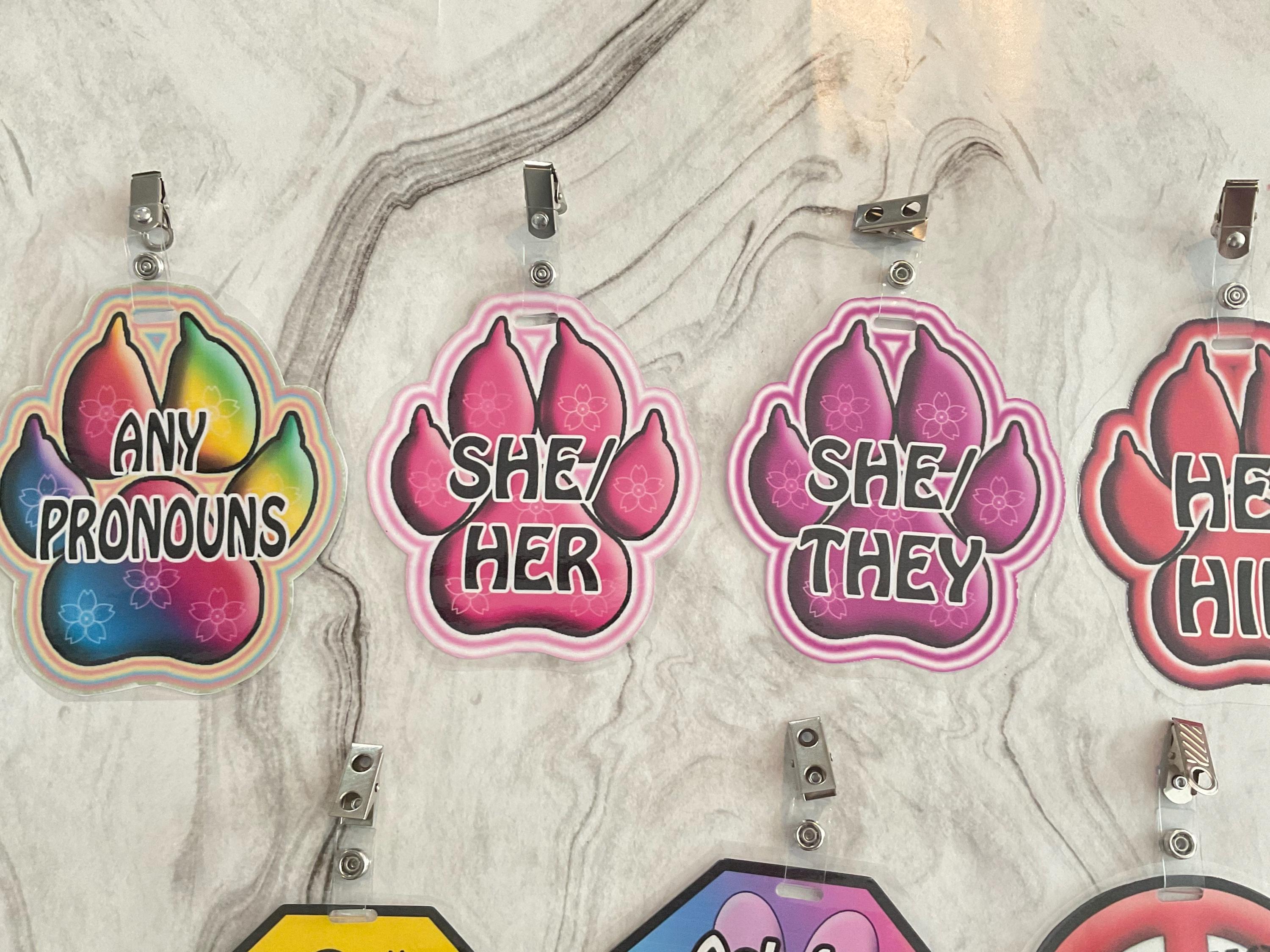 Furry Pride Pronoun and ID Sign Badges - Etsy