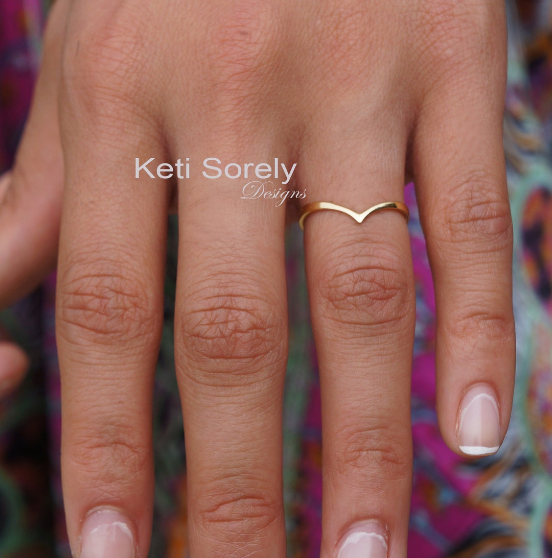 Solid Gold Chevron Ring - Classic V Ring in White, Yellow or Rose Gold ...