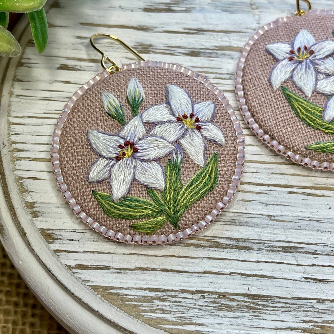 Hand Embrodiered Easter Lily Earrings - Etsy