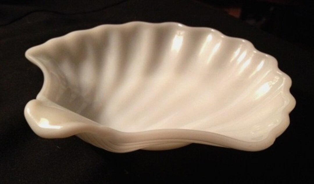 Vintage Milk Glass Clam Shell Candy Dish, Soap or Trinket Dish - Etsy ...