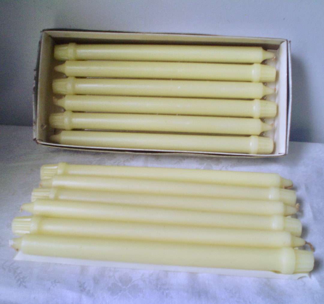 12 COLONIAL CANDLES- New in Box Vintage Ivory Candles- Classic Straight ...