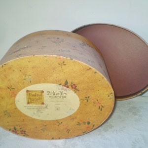 Vintg OVAL HAT BOX Oval Hat Box With Lid Faded Wallpaper Hat Box in Tan ...