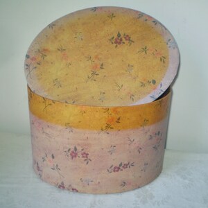 Vintg OVAL HAT BOX Oval Hat Box With Lid Faded Wallpaper Hat Box in Tan ...