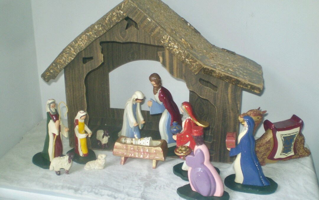 Antique NATIVITY SET- Hand Made and Painted Creche Set- Missing Baby ...