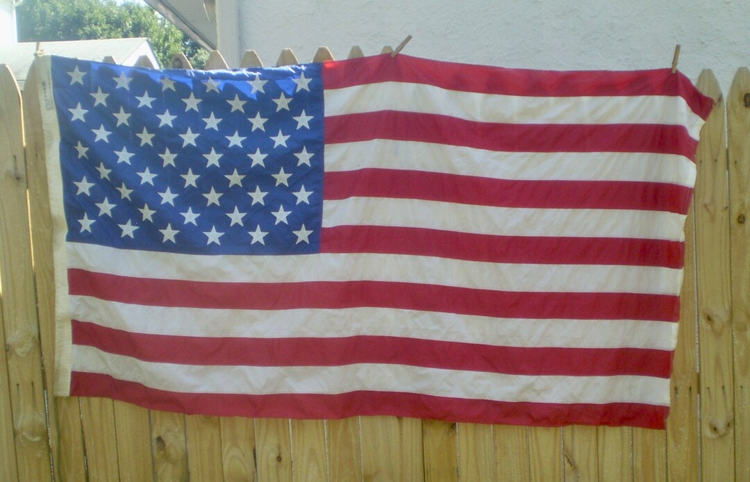 American FLAGPOLE FLAG- With Rope Halyard to Connect to the Pole Rope ...