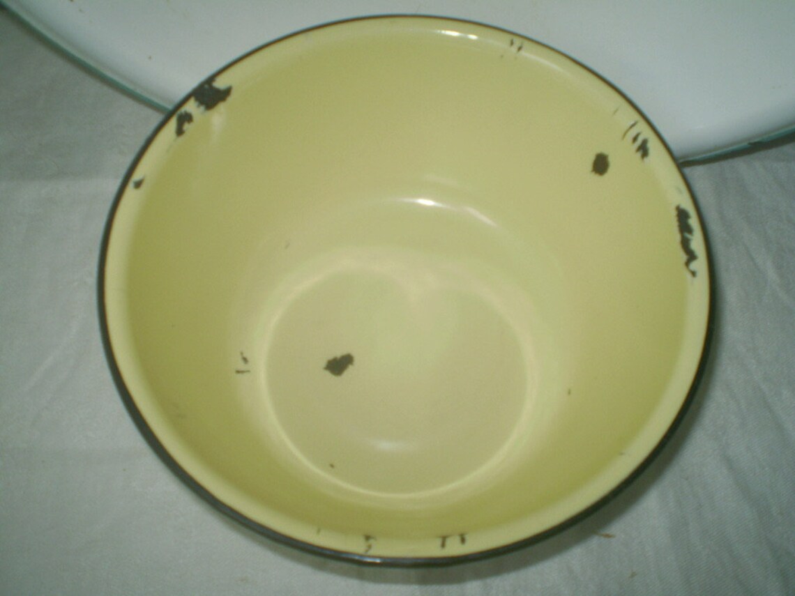 Vintage Yellow Enamelware Pan From 1950s Yellow Farmhouse Pan - Etsy