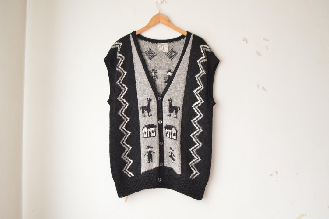 Vintage 1970s Black and Gray Peruvian Novelty Pattern Buttoned Alpaca ...