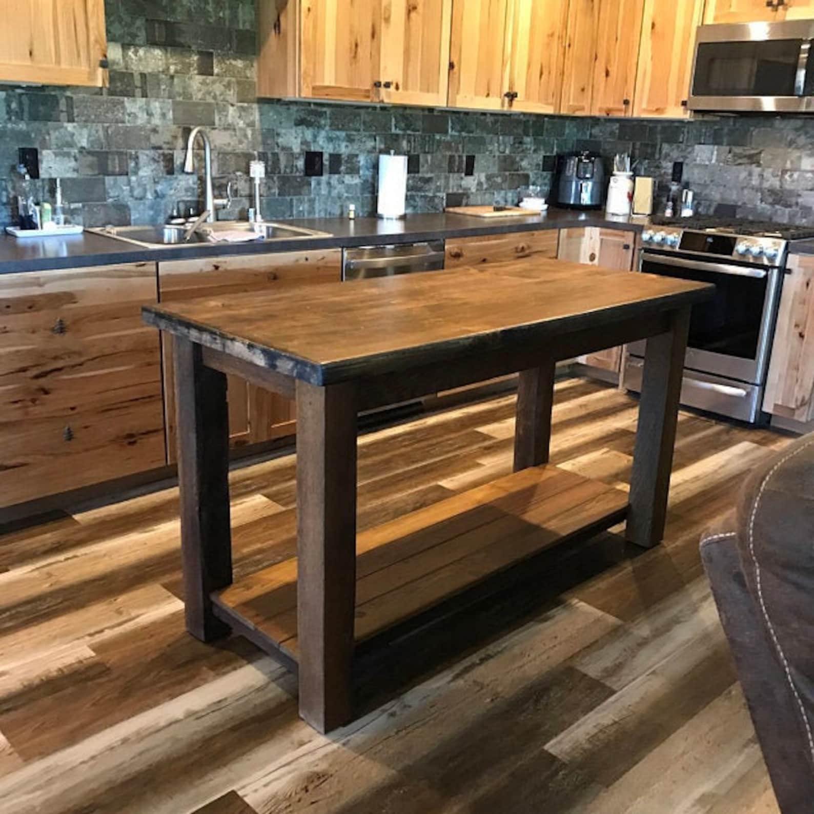 Isla de cocina rústica hecha de madera de pino recuperada | Etsy España