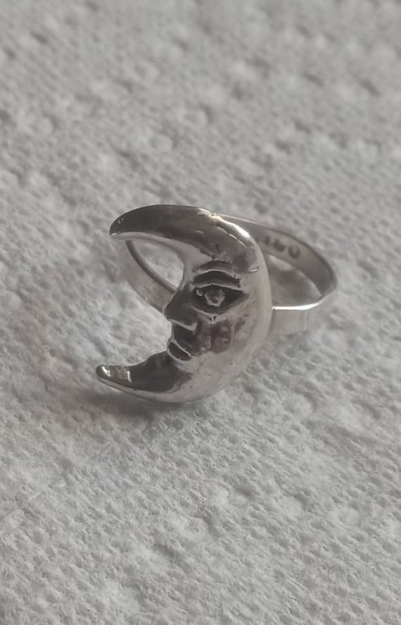 sterling crescent moon face - Gem