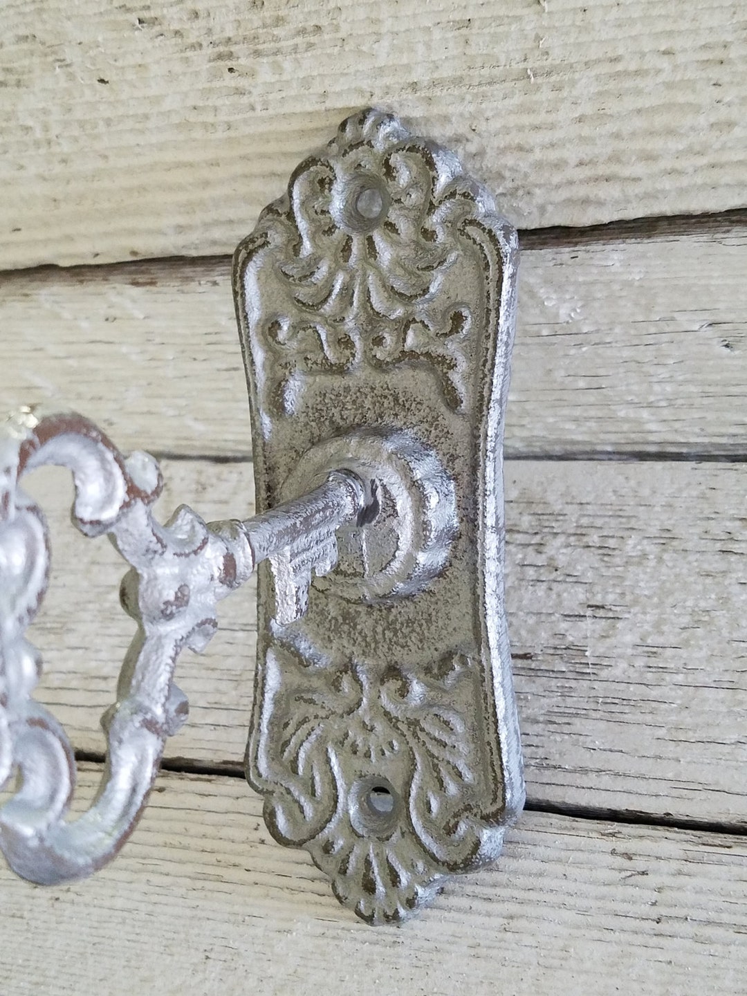 Metallic Silver Cast Iron Skeleton Key Wall Hook Wall Decor Home Decor ...