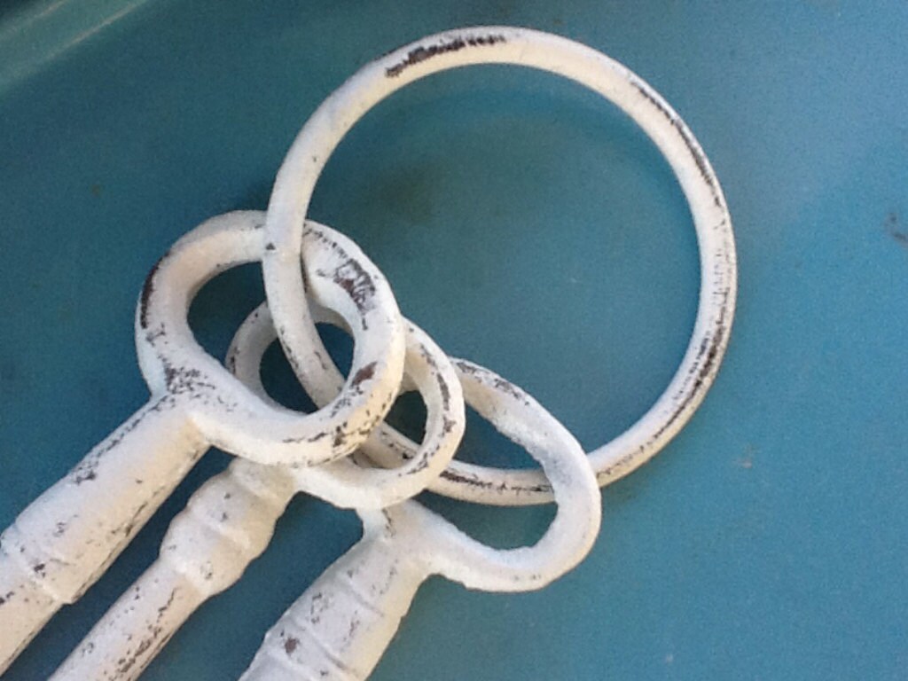 Shabby Chic Cream Skeleton Keys Vintage Inspired Victorian | Etsy