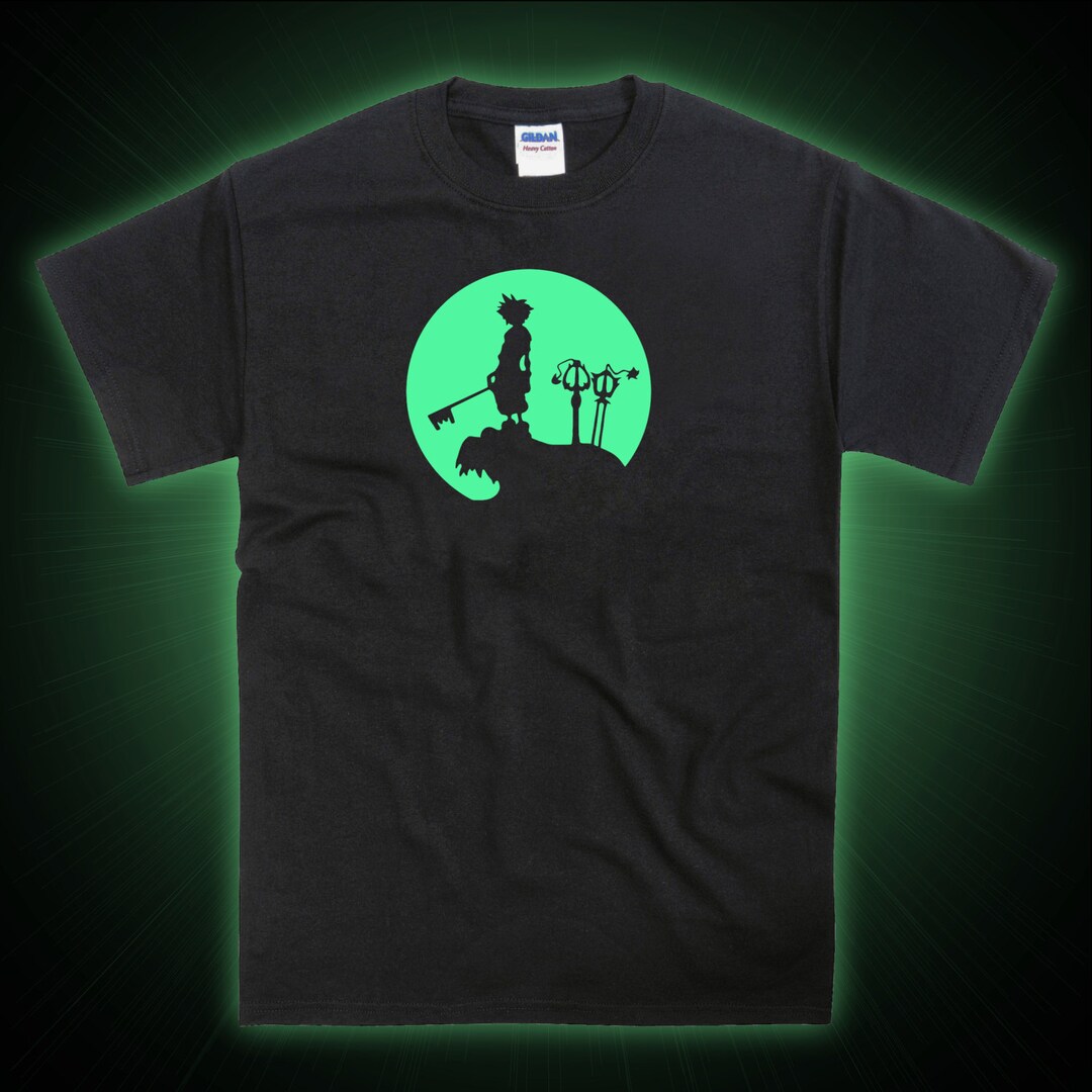 Sora KH Inspired Full Moon Keyblade Silhouette Glow in the Dark Tshirt ...