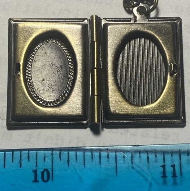 Little Women Book Cover Locket - Etsy