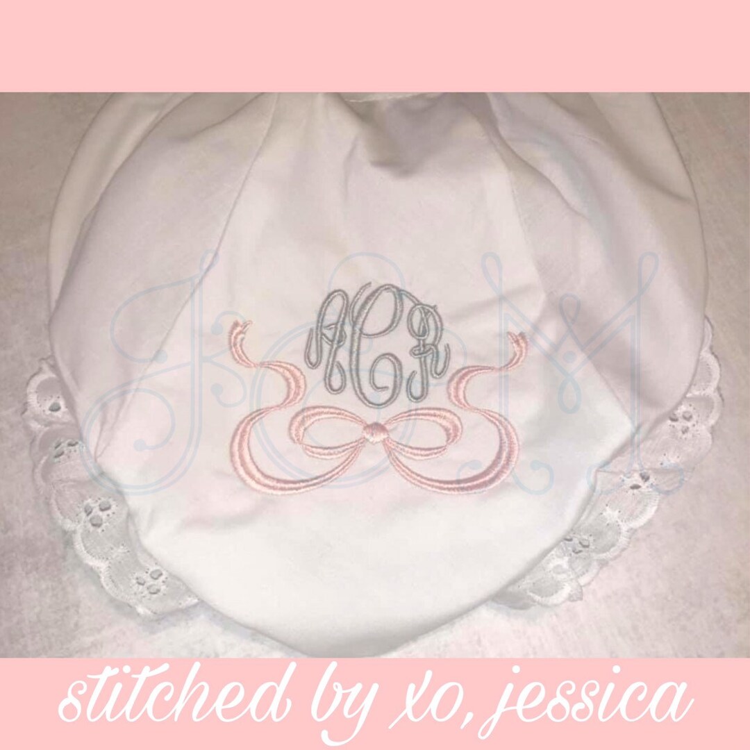 Heirloom Bow Swash Border Ribbon Monogram Wreath Frame Vintage Style ...
