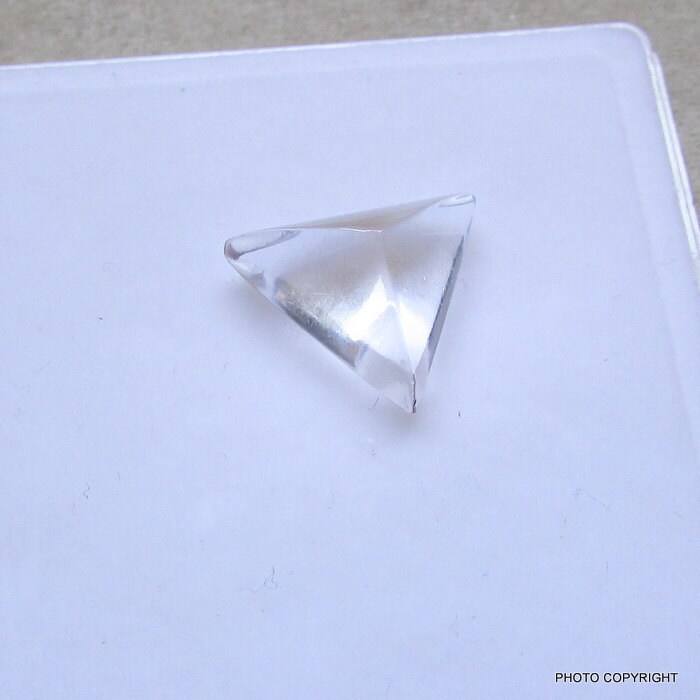 16mm NATURAL QUARTZ Triangular Pyramid Smooth Polish Carve Cut - Etsy
