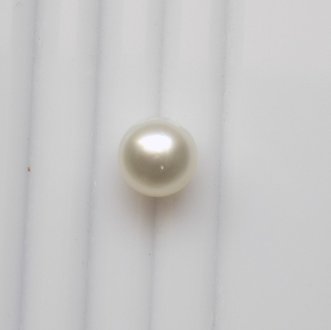 7.25 Ratti 6.80cts 9.50mm SOUTH SEA PEARL Round 7.25 Ratti Carat White ...