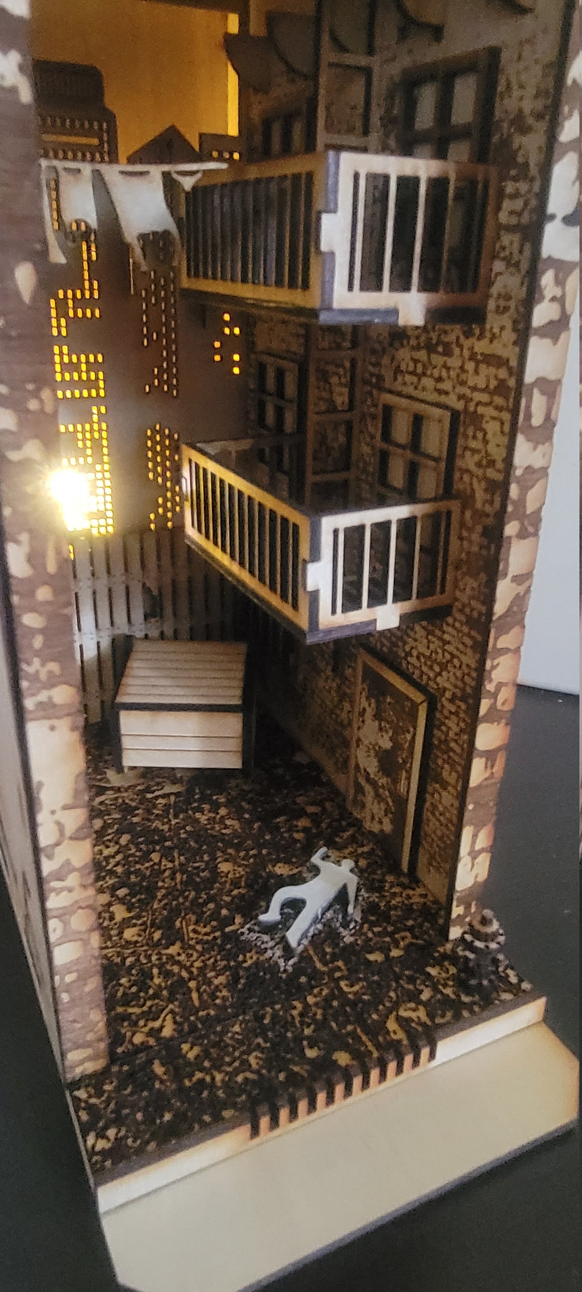 Crime Scene Book Nook - Etsy