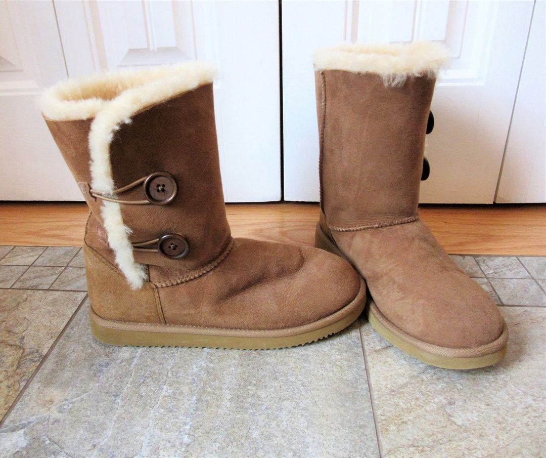Great Pair of Cozie Steps Sheepskin Tan Suede Boots, Size 9 M, Great ...