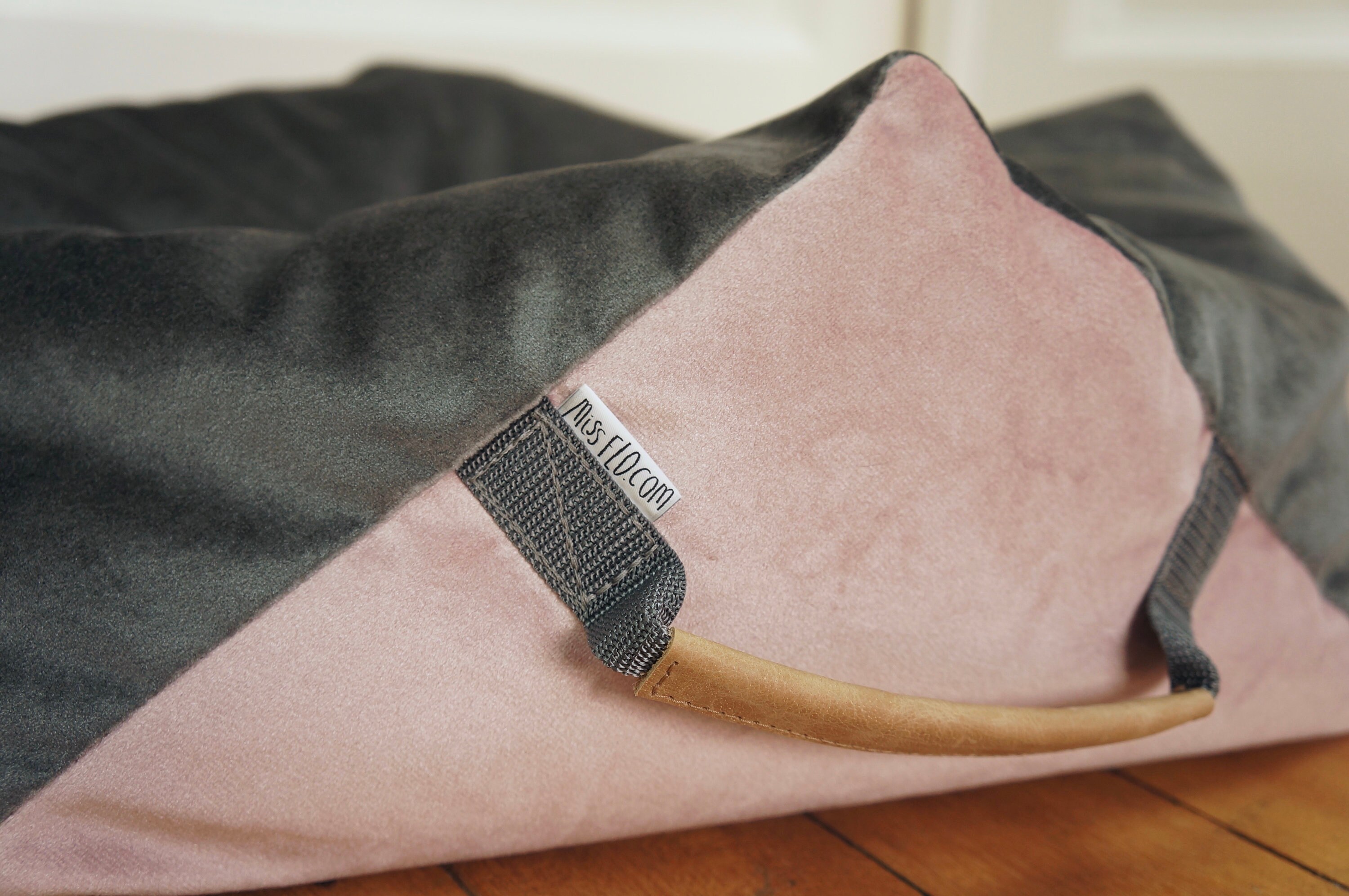 Dog Bed Pillow Comfy Cube Square Hexagon Velvet Grey Top with Inner ...