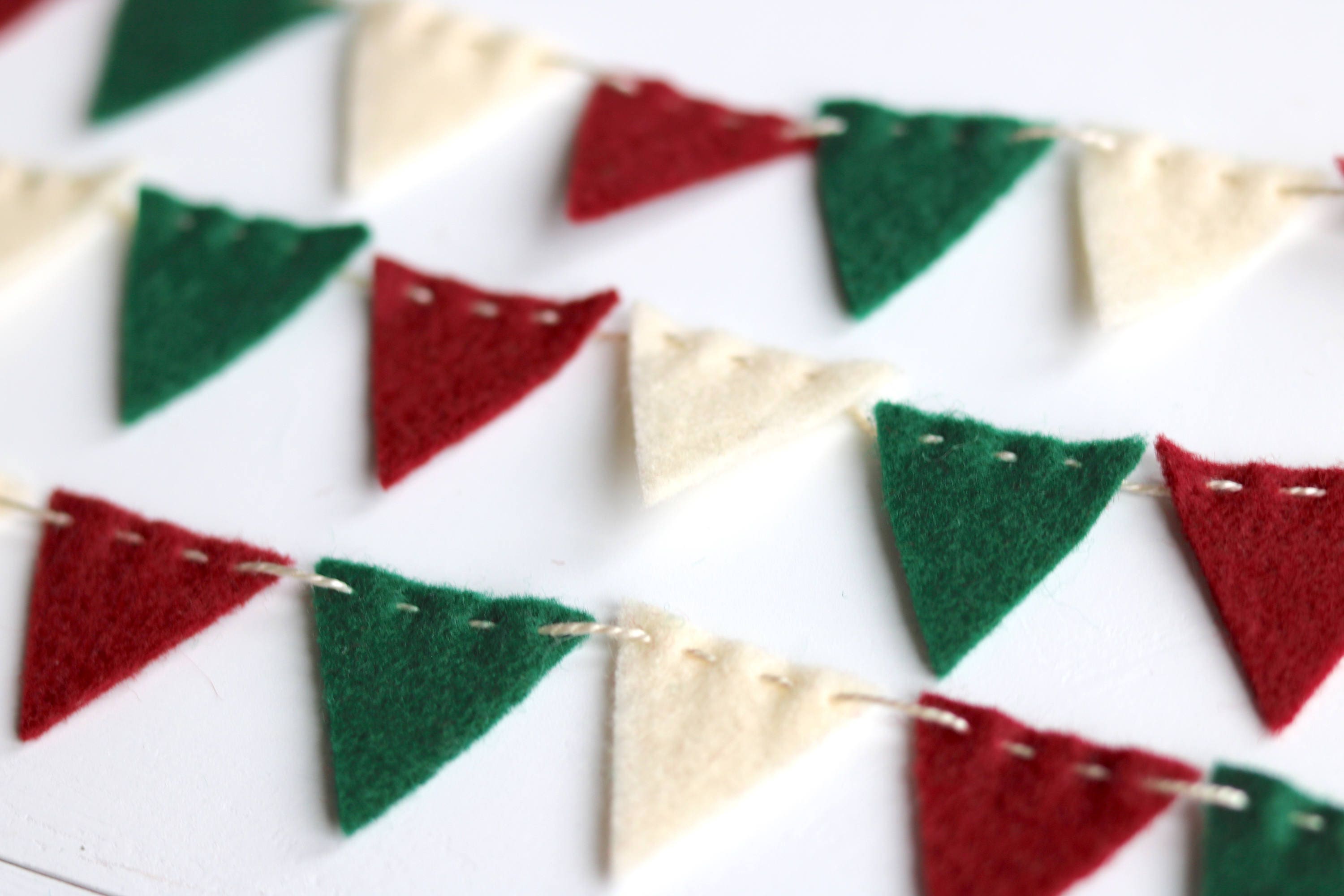 Felt Christmas Garland: Classic Maroon, Green, Cream Mini Bunting, 8 Ft ...