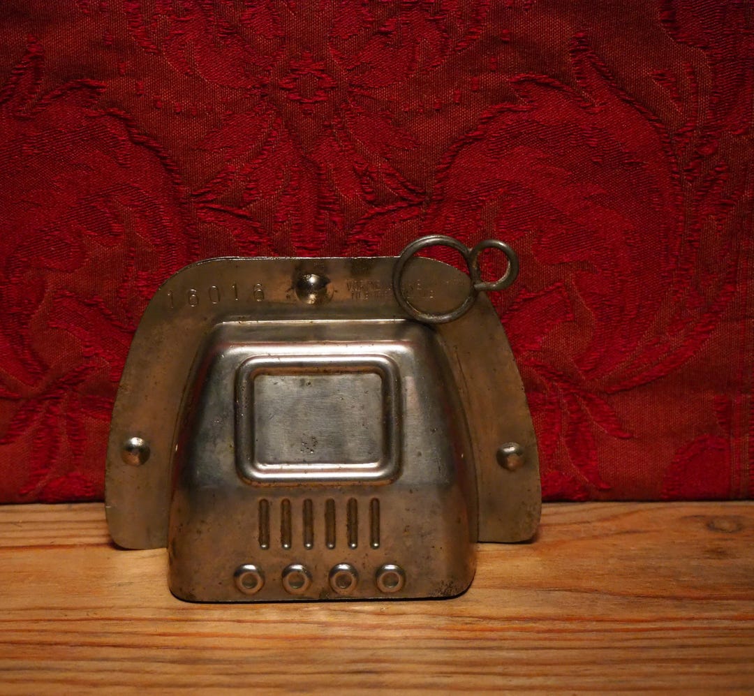 Antique Two Part Chocolate Mold of a Old Television - Etsy