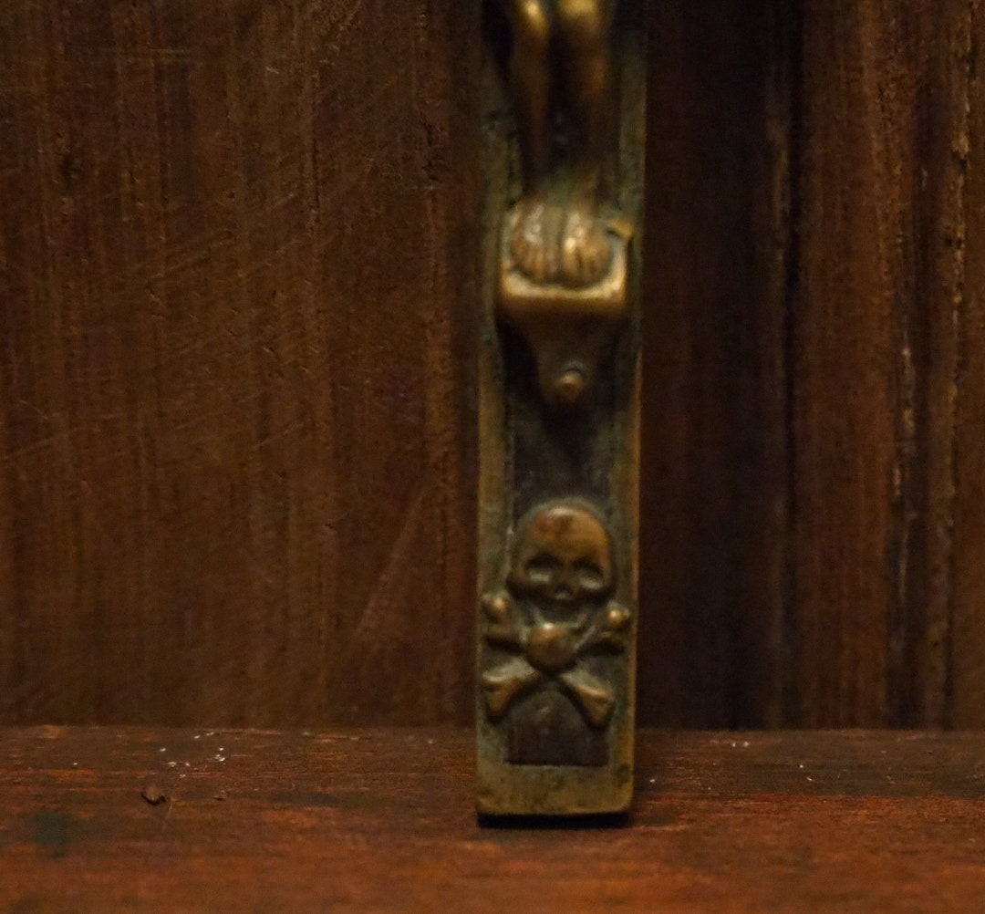 Antique Bronze Pectoral Religious Skull & Cross Bones Crucifix Pendant ...