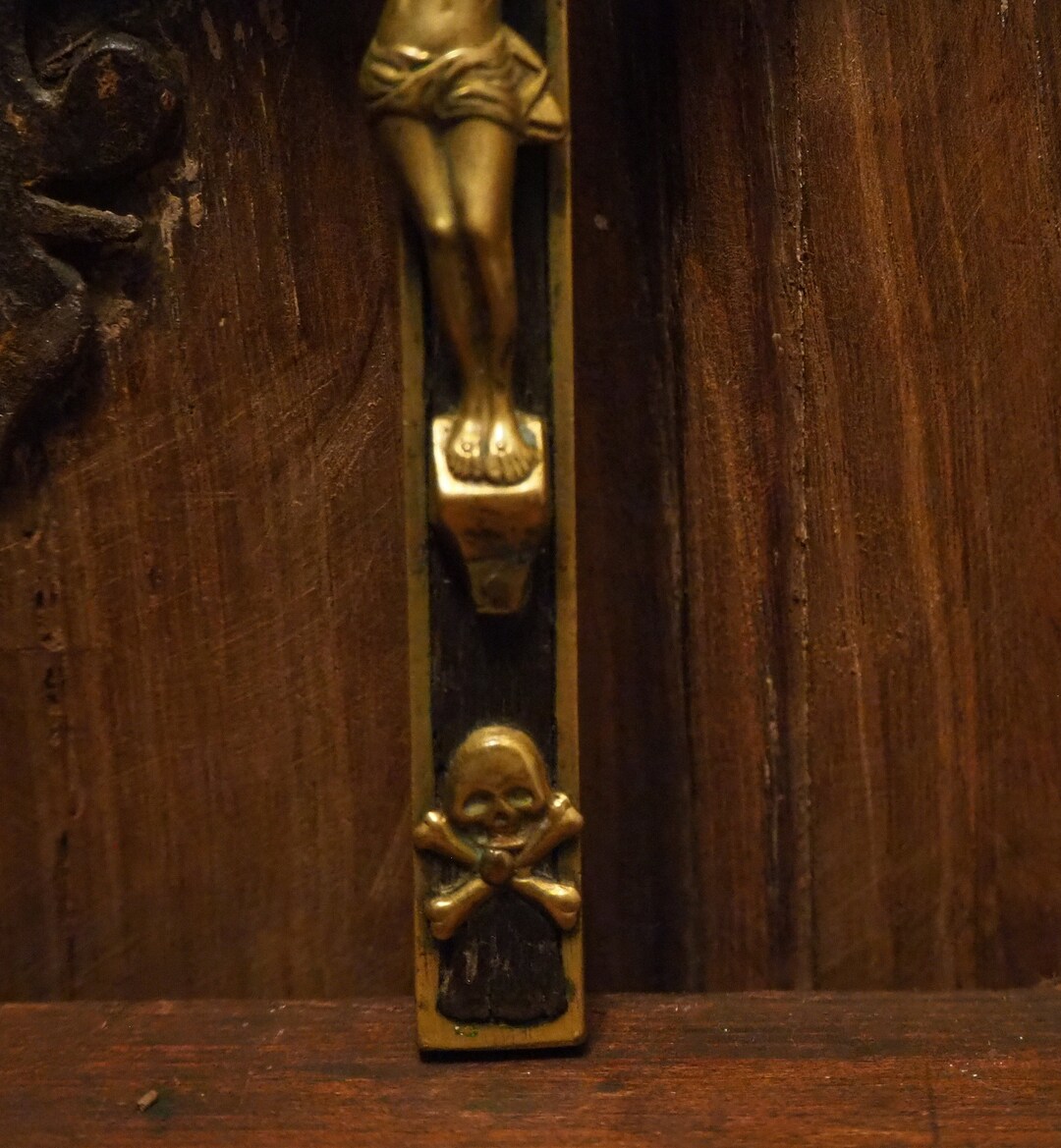 Antique Bronze Pectoral Religious Skull & Cross Bones Crucifix Pendant ...