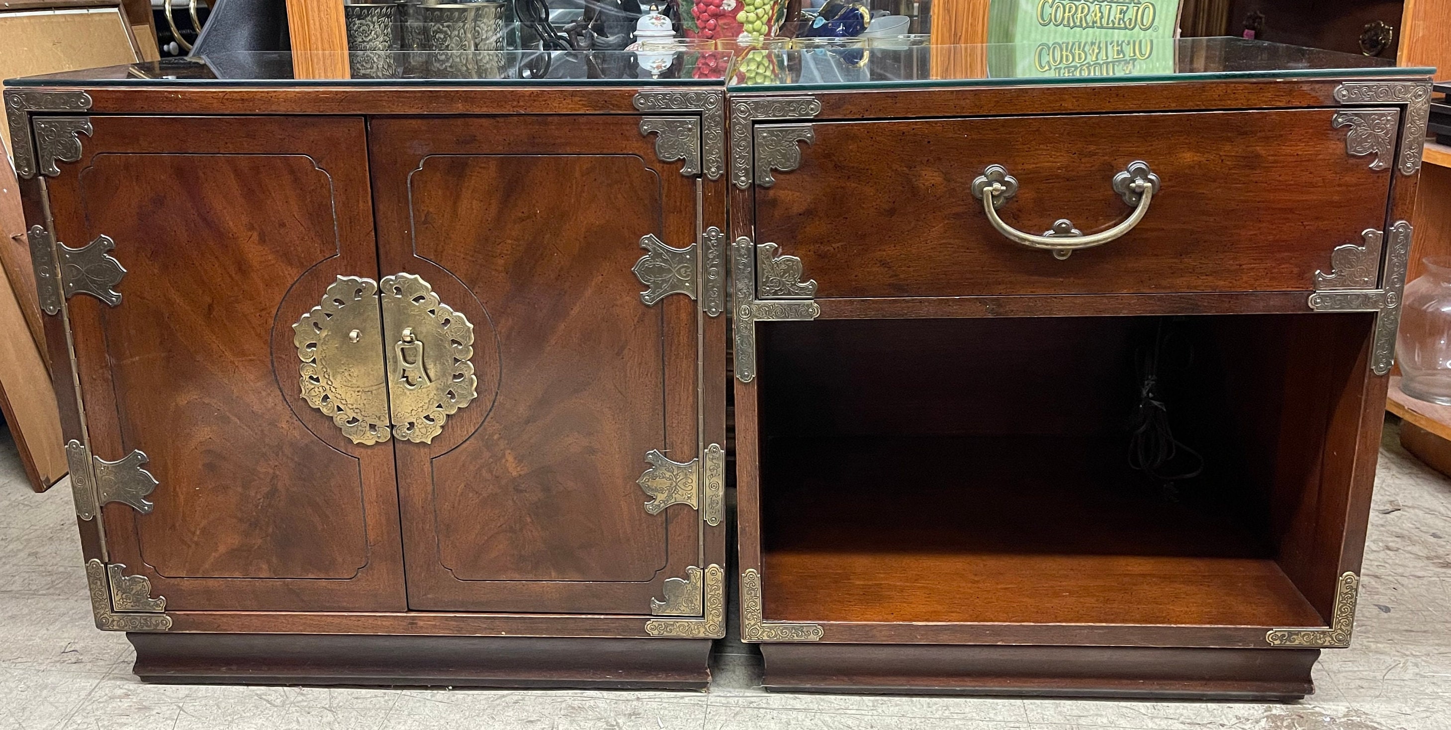 Vintage Henredon Nightstands - Etsy