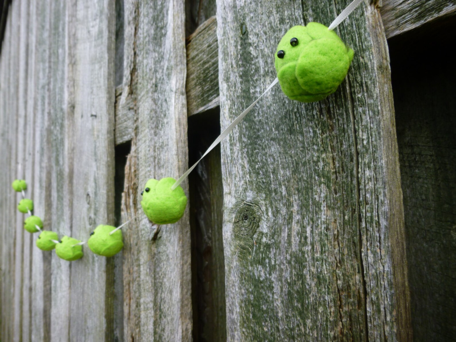 Brussel Sprout Christmas Garland Needle Felted Christmas Decoration ...