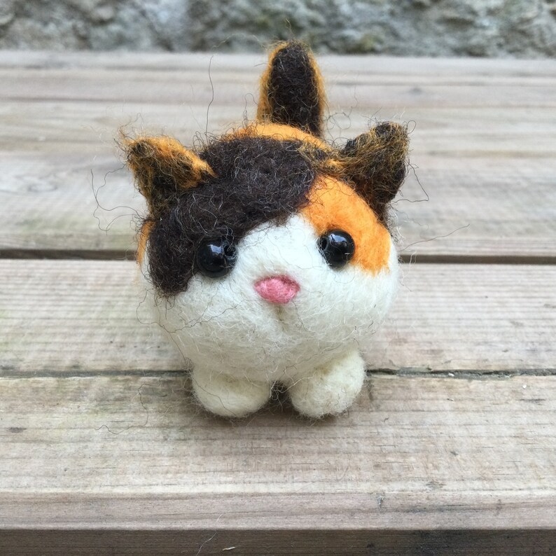 Calico Kitten/ Calico Cat Needle Felted Decoration or Keyring | Etsy