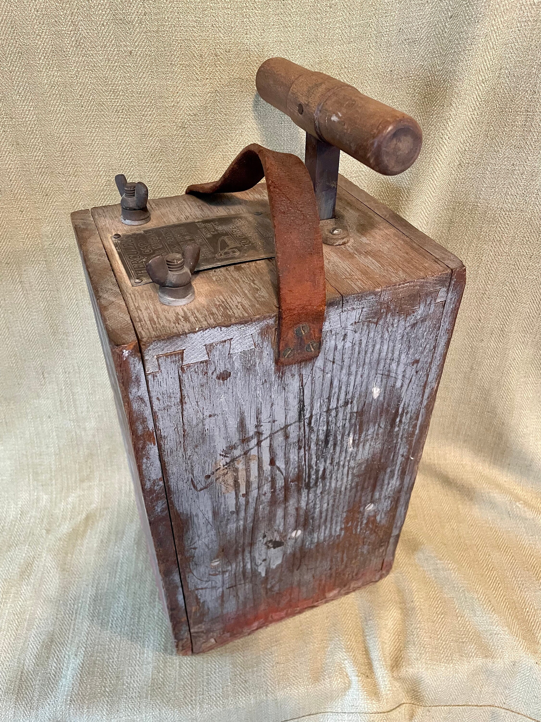 Dynamite Plunger Box