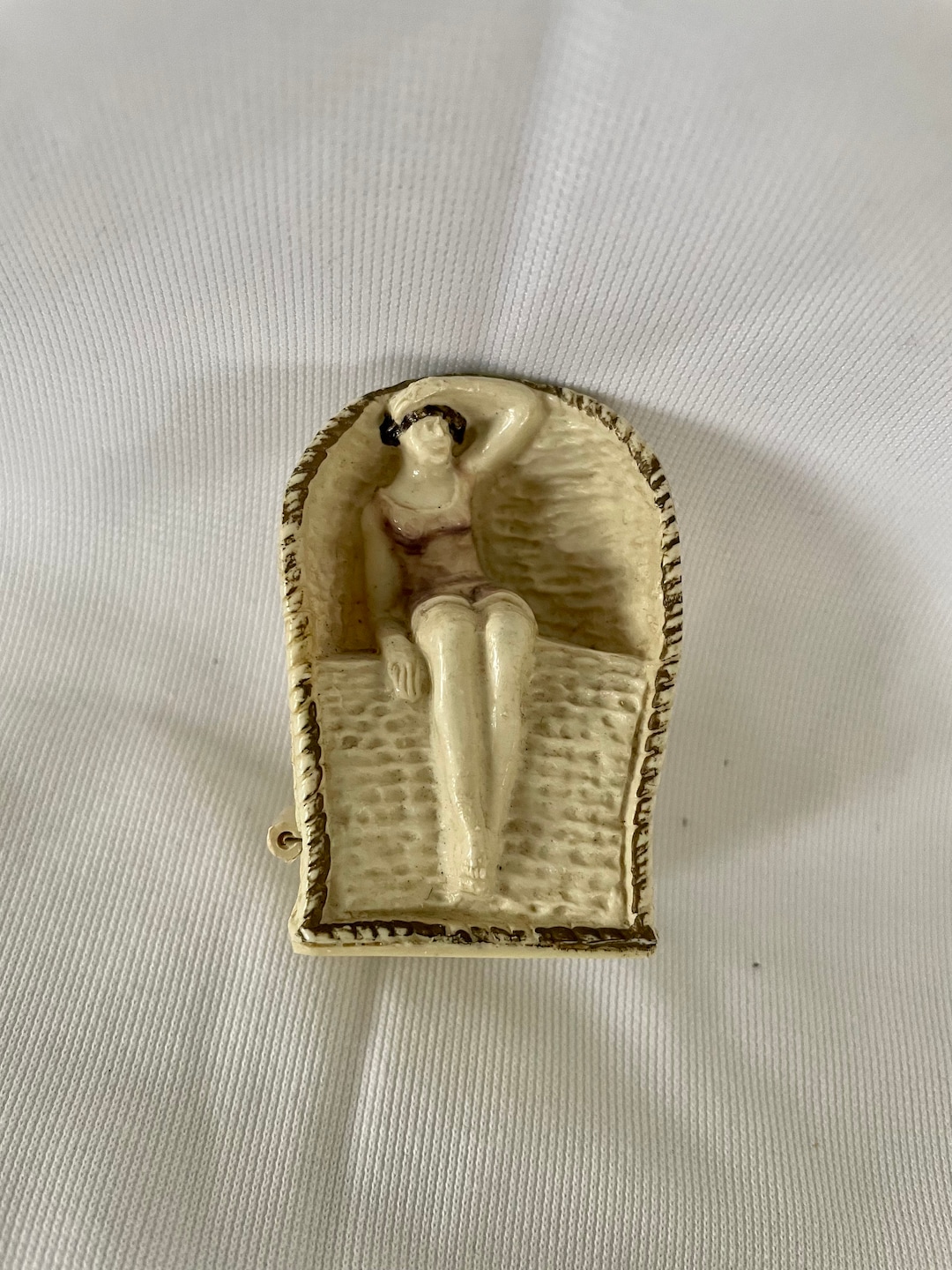 1920’s Celluloid Bathing Beauty in Cabana Tape Measure, Figural Tape ...