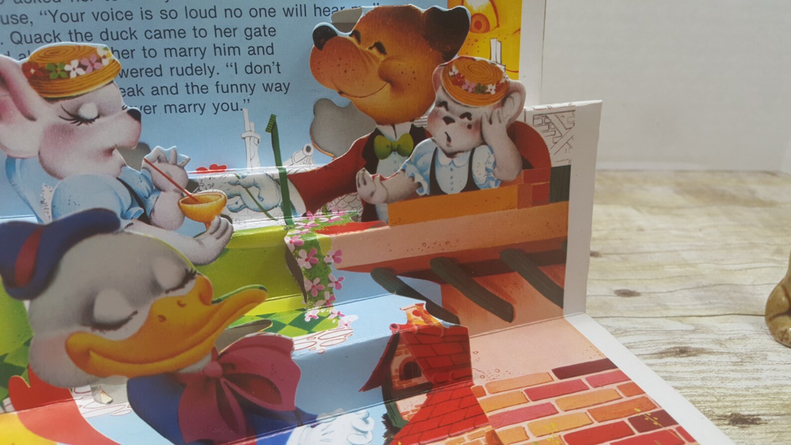 The Vain Little Mouse, 1981, Minipanorama Pop up Series, Brown Watson ...