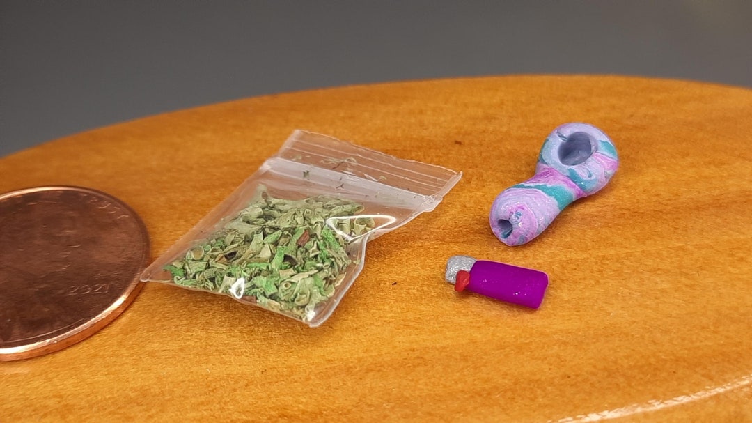 Mini Smoker Set - Lighter, Pipe, Baggie - 1:12 Dollhouse Scale - Made ...