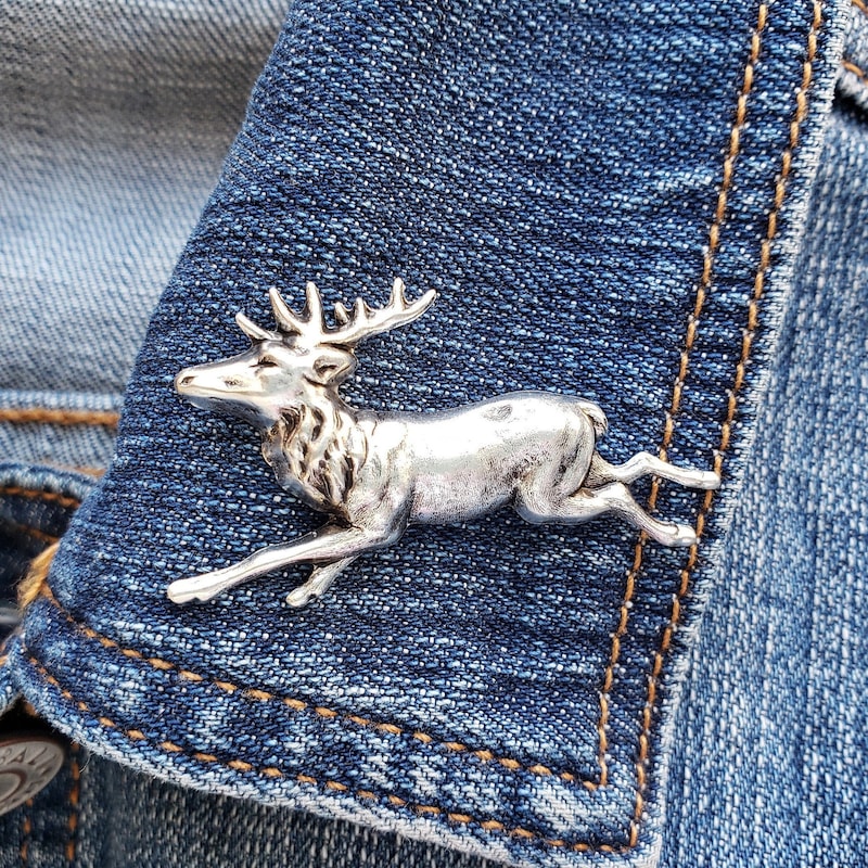 Reindeer Pin - Etsy