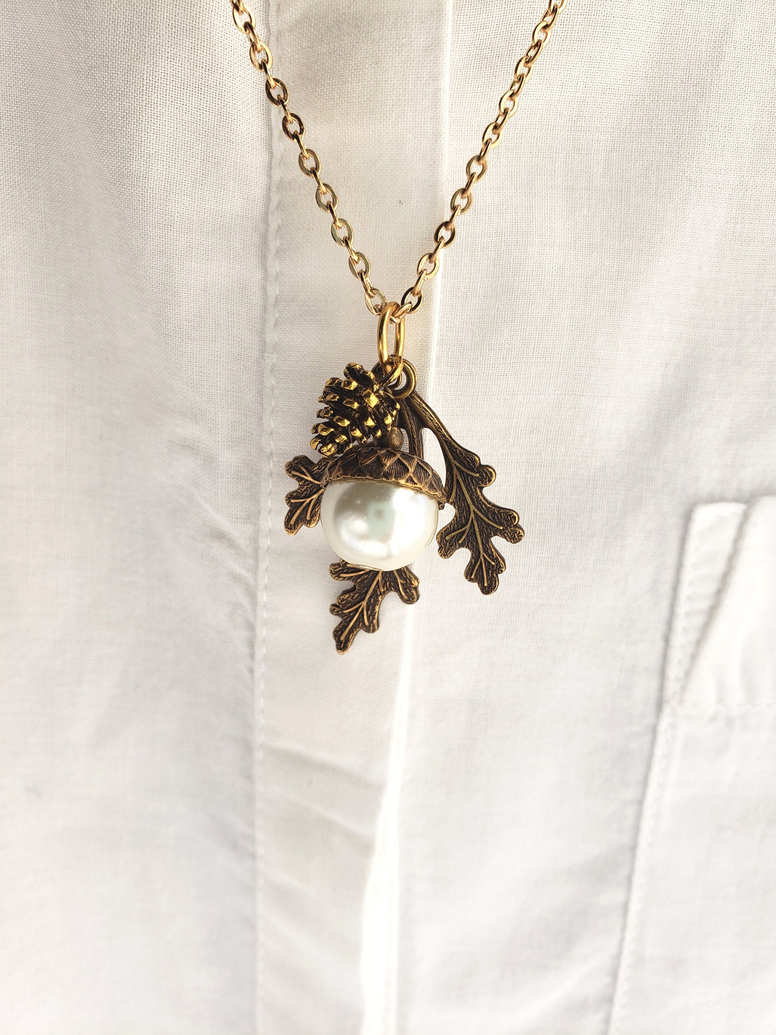 Acorn Pearl & Oak Leaves Antiqued Gold Necklace Woodland - Etsy