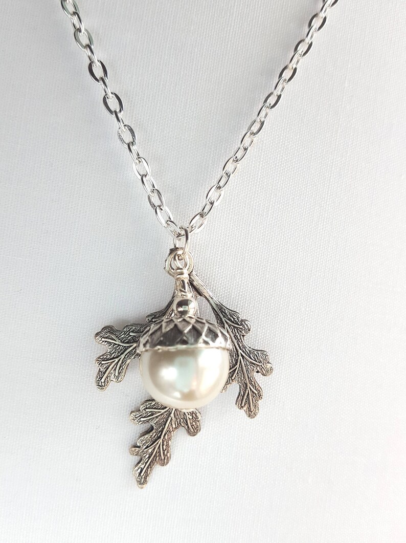 Acorn Pearl & Oak Leaves Silver Necklace Winter Woodland - Etsy